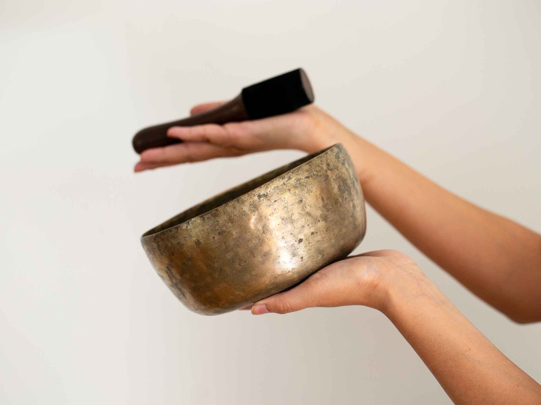 Tara Singing Bowl - Base Note E3 (167 Hz) - Tibet Shop Sydney